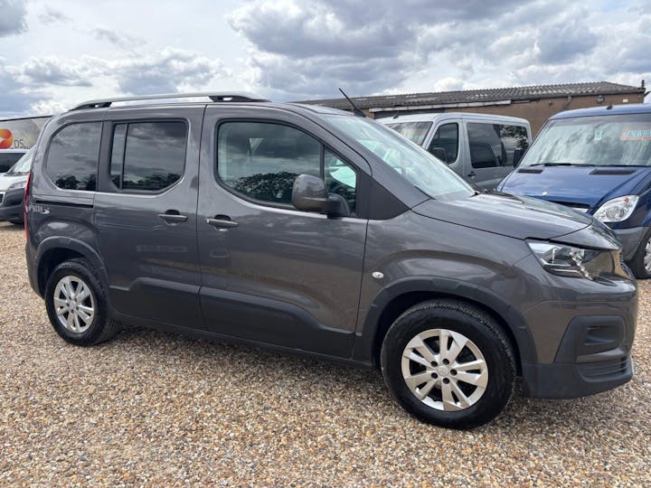 Wheelchair Accessible Peugeot Rifter Horizon Re 2020 For Sale